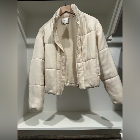 Vince | Jackets & Coats | Vince White Puffer Extremely Soft Xs But Fits ...